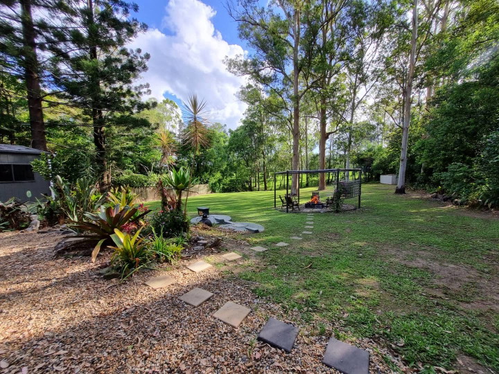 Escape To The Valley - Sunshine Coast