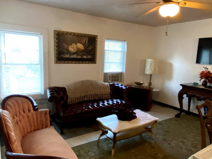 Quiet Vacation Getaway | Wi-fi + King Bed - Norfolk, VA