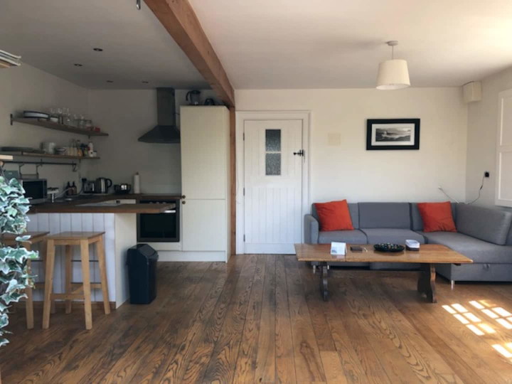 Lovely One Bedroom Apartment With Cosy Stove - New Ross