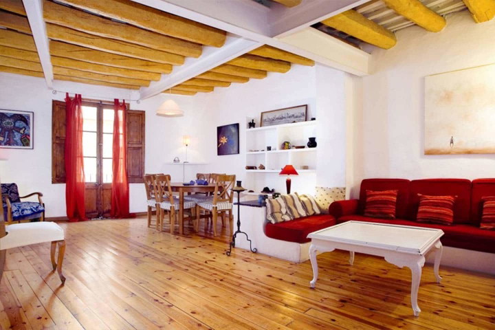 Spacious Apartment In The Heart Of Barcelona - Badalona