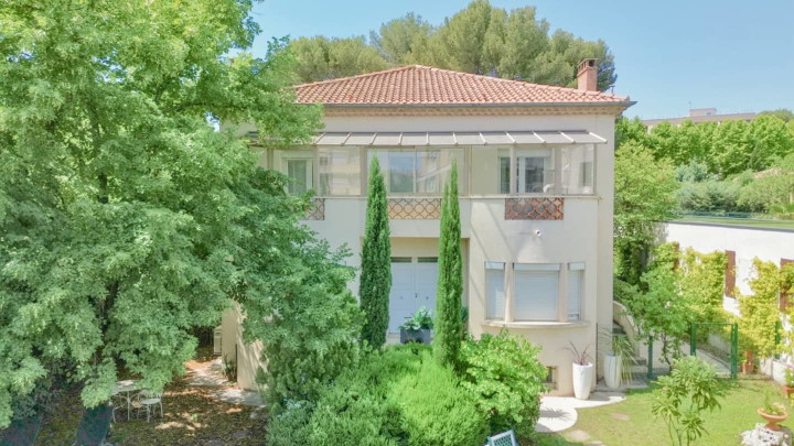 Aix Cœur Historique  Villa Urbaine, Parking Privé - Aix-en-Provence