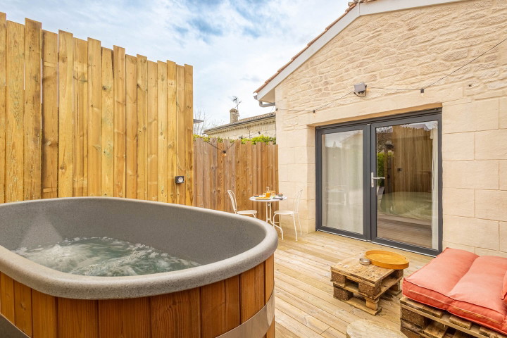 Le Studio Bordelais Avec Terrasse Et Jacuzzi - Eysines