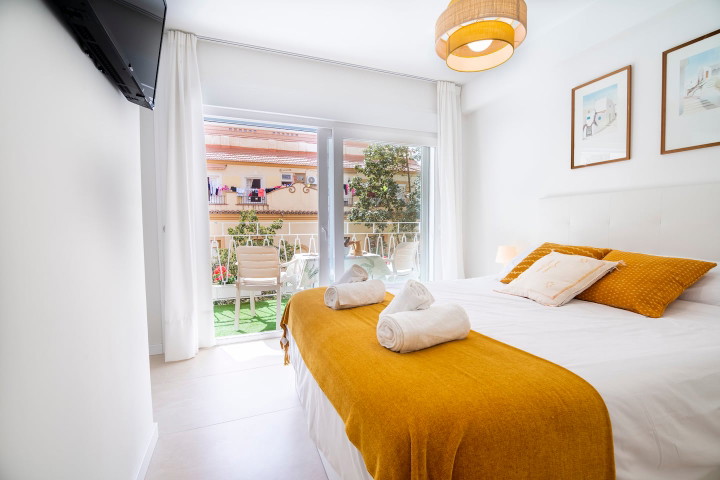Bright, Central And Renovated With Sunny Terrace - Málaga