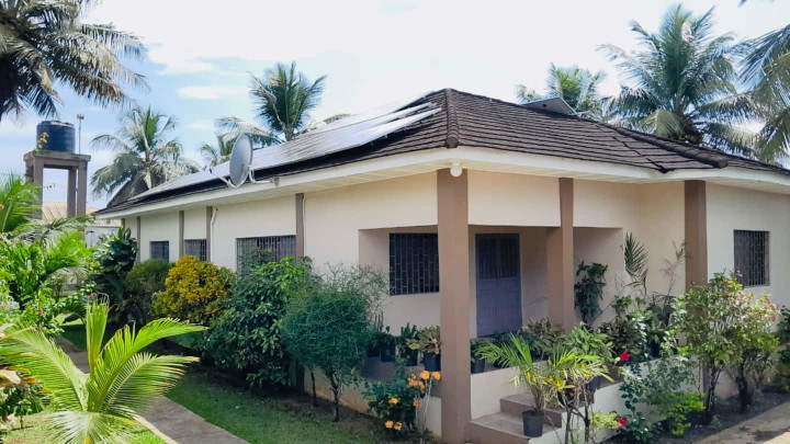 Cheerful 2-bedroom 2 Bath Luxury Home With Gazebo - Monrovia