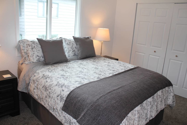 Corner Midtown Apartment - Alaska