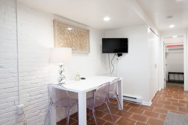 Studio Apt Near Metro, High Speed Wifi, Alexa - Washington, DC