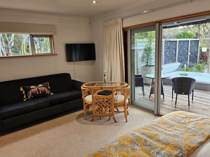 Garden Suite
With Spa Pool, Ensuite & Kitchenette - Mangawhai