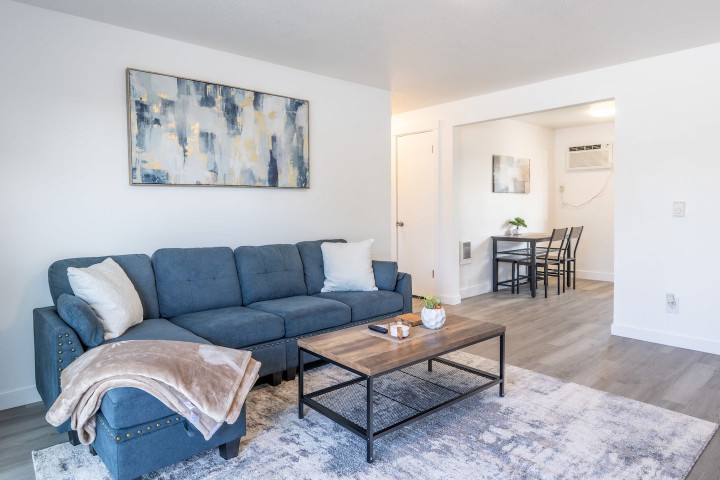 Modern 2 Bedroom Apartment With Washer & Dryer - Happy Valley, OR