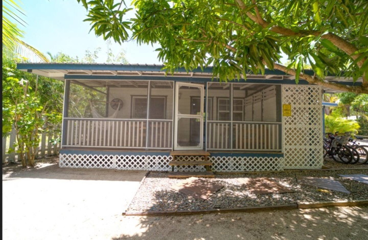 Manatee 2-bedroom (Luxury Apartment) - Placencia