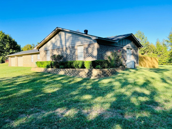 Quiet Country Living 3/2 In City Limits! - Texarkana, AR