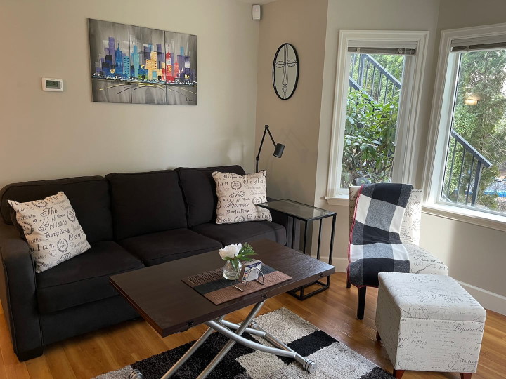 Garden View Suite Is A Great Place To Unwind - Abbotsford