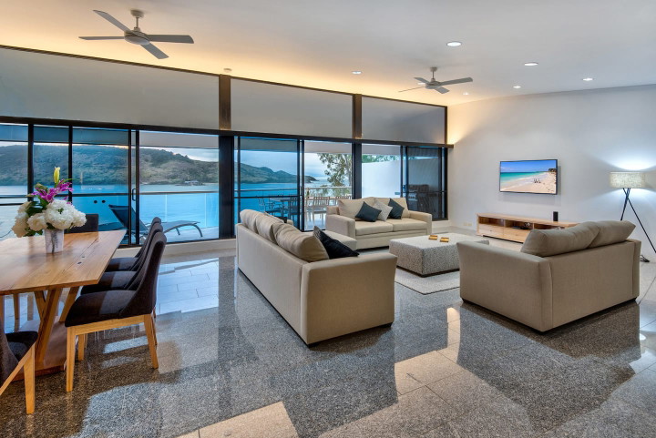 Waves 5 - Ocean Views, Buggy And Valet Service - Hamilton Island