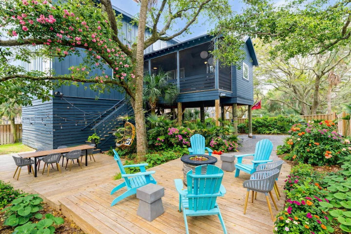 Folly Oasis | Beachside Home W. Pool + Parking - Folly Beach, SC