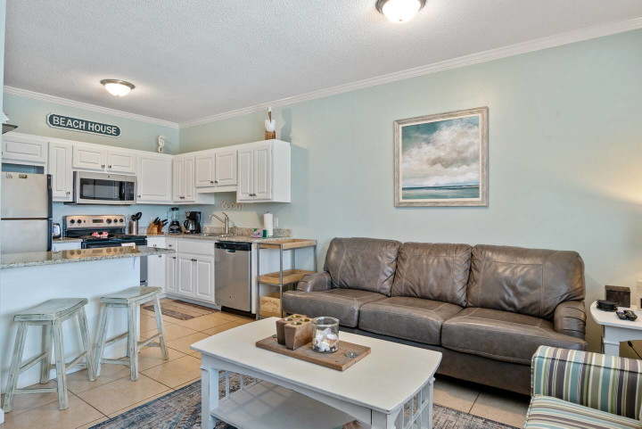 ~Poinciana 212~1br/1ba ~ Sleeps 6 ~ 2nd Floor - Florida