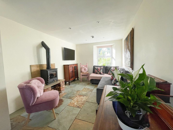 Stone Irish Cottage - Belfast International Airport (BFS)