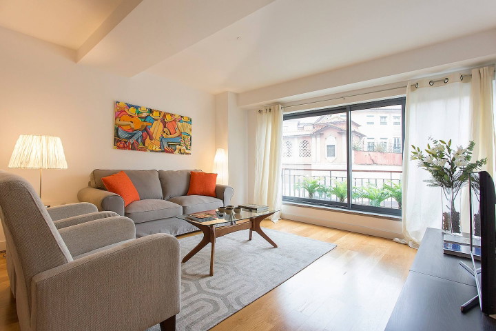 Modern 2-bedroom Apartment Av. Marquês De Pombal Pool & Parking - Lisbon