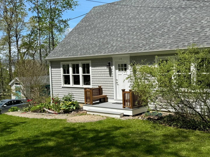 Studio  Apartment Ground Floor - Rockland, ME
