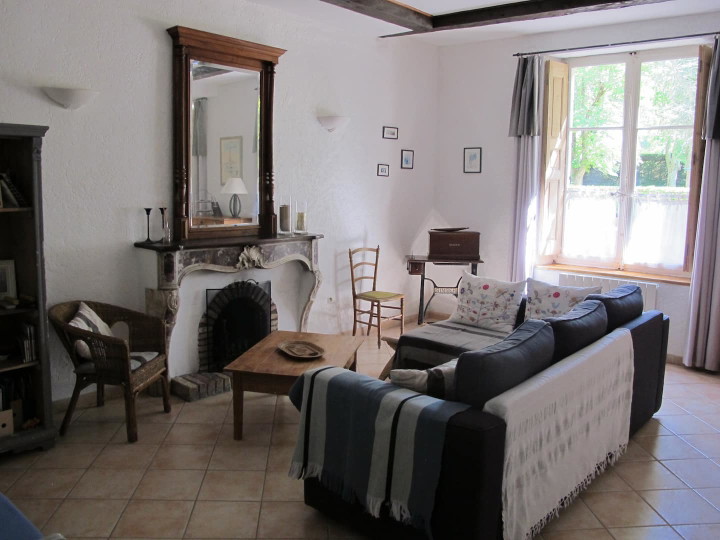 Appartement De Charme Au Pied Des Ocres Du Luberon - Rustrel