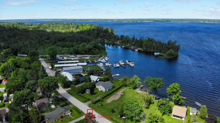 Newly Renovated 2 Br Cottage Beach, Park & Firepit - Kawartha Lakes