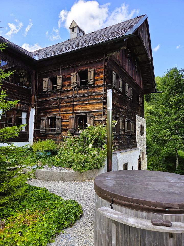 400-year-old Wooden House - Gosau