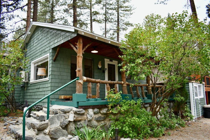 Peaceful Pines Stuga Steps From Village - Wrightwood, CA