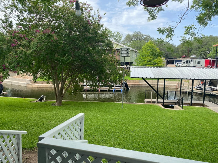 5/3 Sunnyside Up Retreat On Lake Lbj - Kingsland, TX