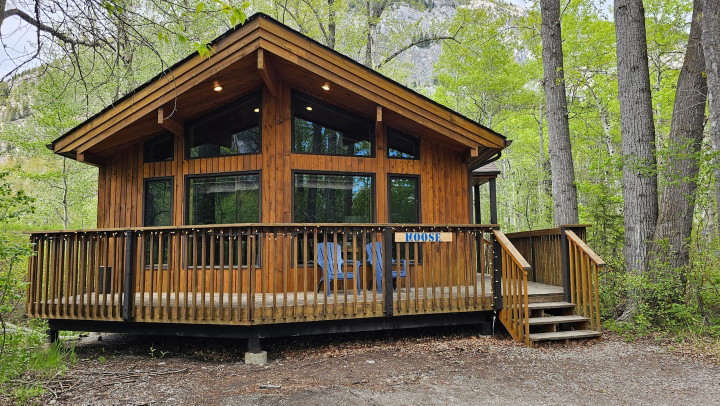 Crowsnest River Chalet - Moose - Blairmore