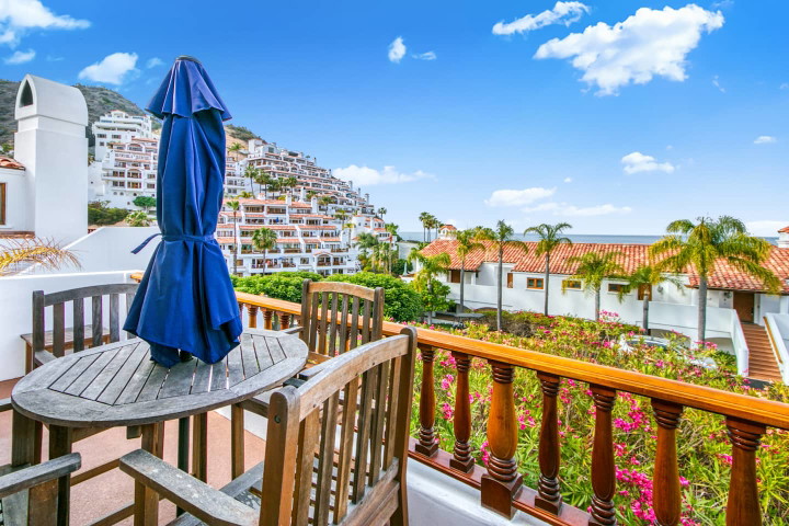 H412: Large Villa, Fireplace, Ocean Views - Avalon, CA