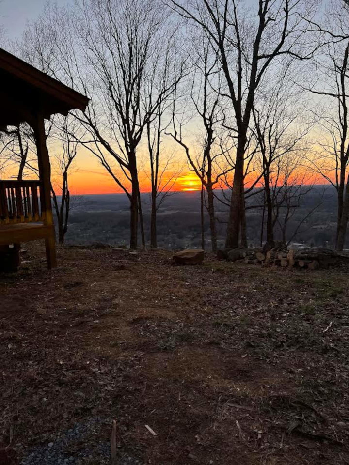 Pappy's Peace Cozy Cabin Atop The Alabama Alps! - Mentone, AL
