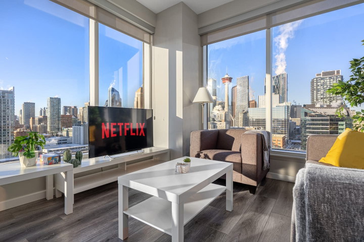 Downtown Condo With Calgary Tower Views - Alberta