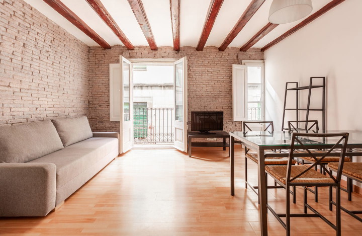 Old Town Apartment With Balcony And Wifi - Badalona