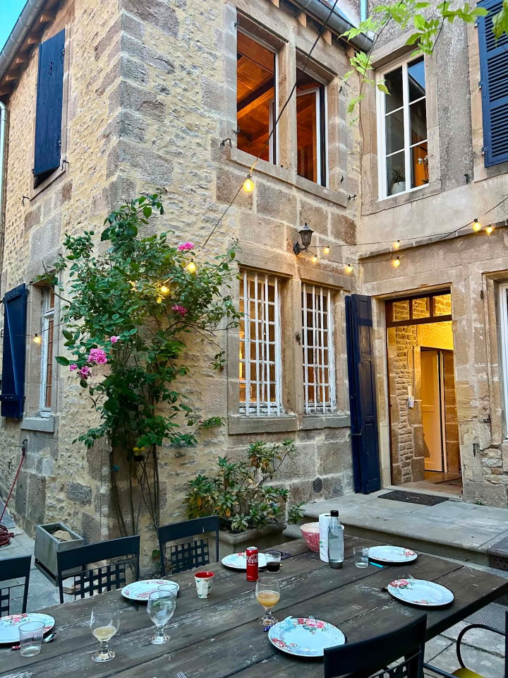 Maison Intra Muros Avec Piscine Et Jardin - Langres
