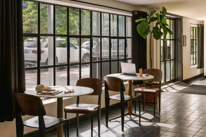 Steps To Barclays Center + Work Spaces & Free Wifi - New York City