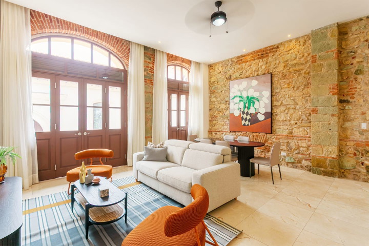Casco Viejo  Bright & Cozy Loft + Balcony - Panama City