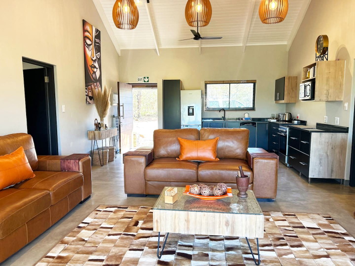 Wild Dog Lodge - Shawu Luxury Villa - Solar Energy - Hoedspruit