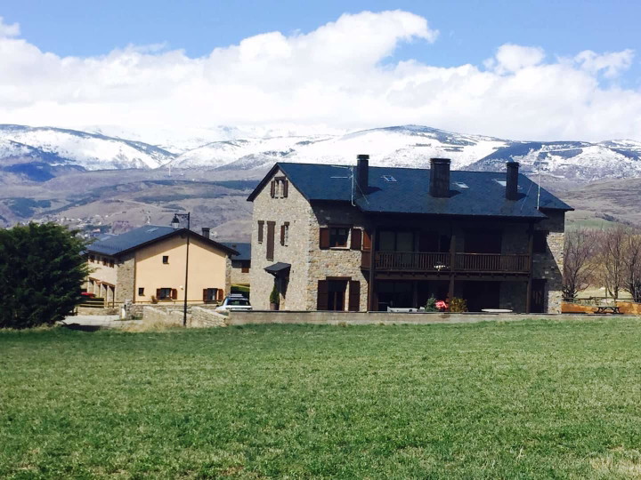 Casa Con Jardín En La Cerdaña - Err