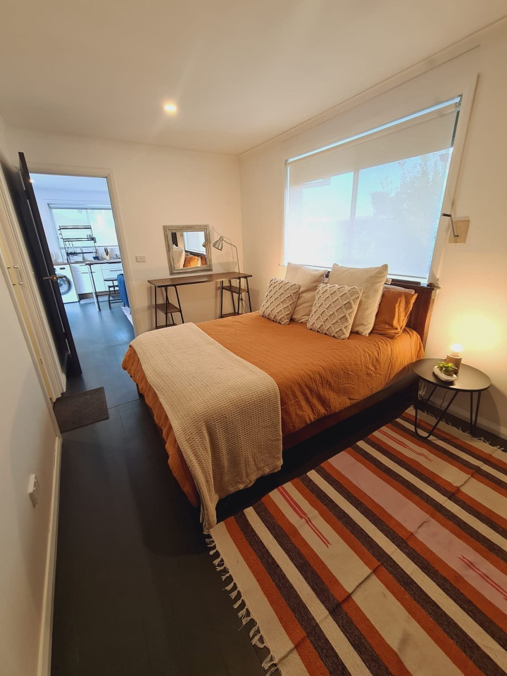 1 Bedroom Self-contained Apartment In Lalor - Melbourne