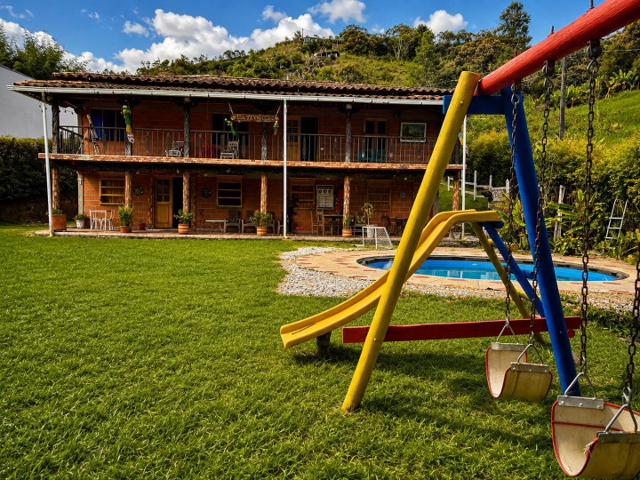 Gran Finca Con Piscina En Guatape - Guatape