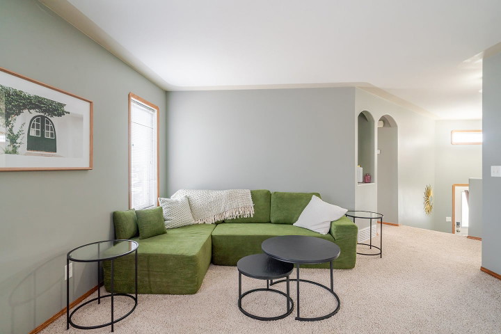 Bright 3br Home | Master Suite + Large Living - レッド・ディア