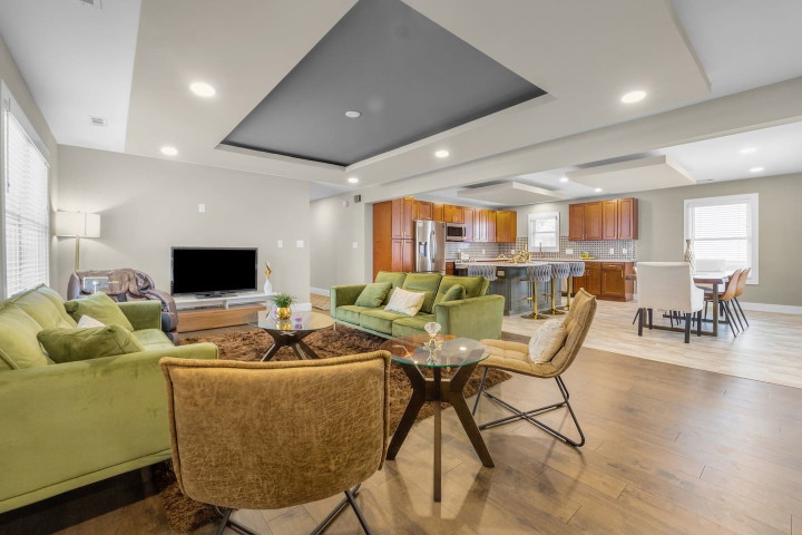 Luxury 2br/2ba Downtown Fort Wayne | Free Parking! - Fort Wayne, IN