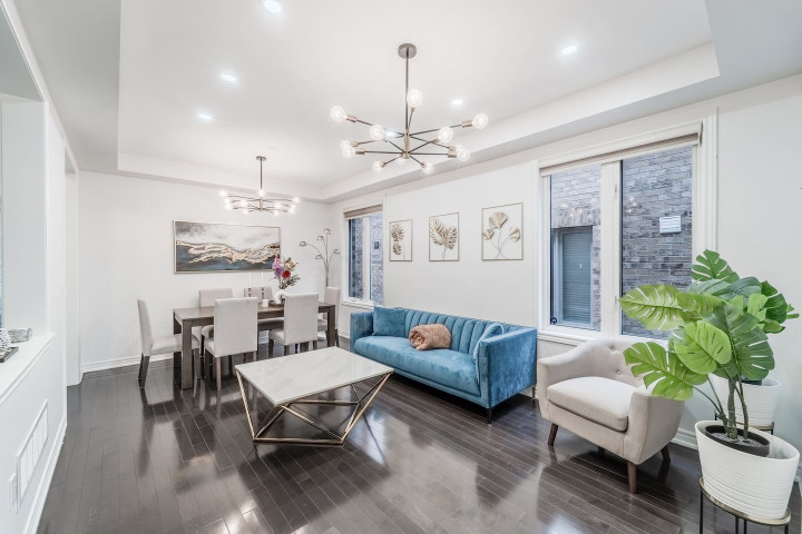 Premium 4br House Free Parking, Backyard & Kingbed - Brampton