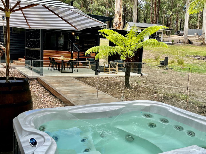 New! Hilltop Hideaway Villas - Villa One - Lorne
