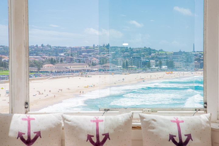 Stunning Bondi Beach Ocean View Full Apartment - Sydney