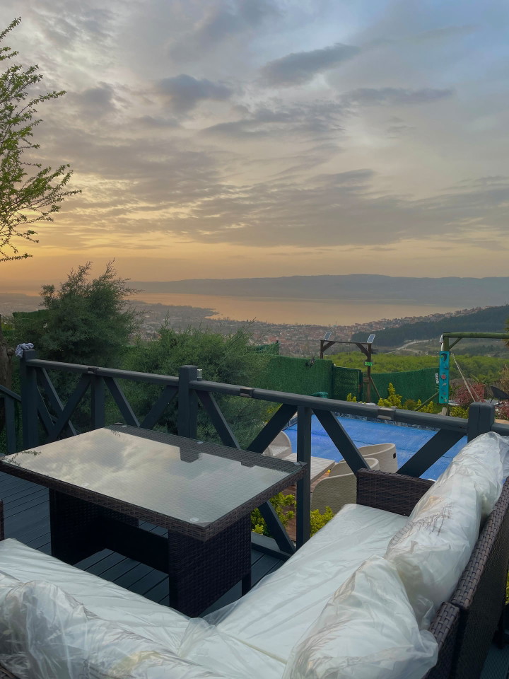 Sapancaliva,isıtmalı Havuzlu,göl Manzaralıjakuzili - Turkey