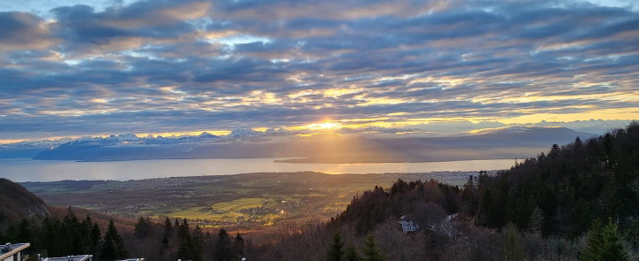 Apartment With Stunning Lake Views - Divonne-les-Bains