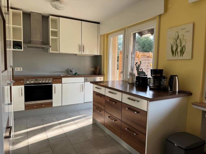 Monteurwohnung Troisdorf | 5 Pers. | Garten-parken - Bonn