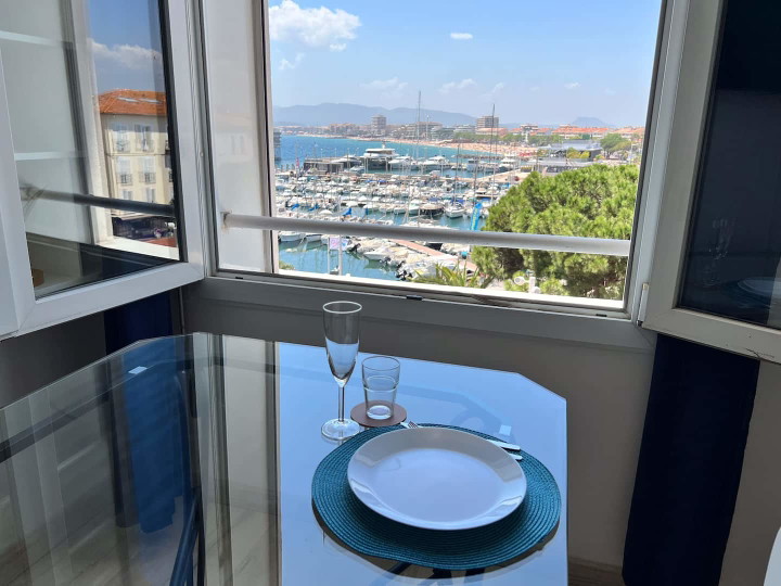 Lovely 2 Bedroom Flat Facing St. Raphael Marina - Saint-Raphaël