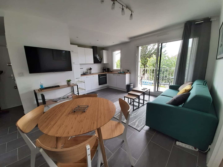 Ouistreham Riva Bella: F2 Rénové, Parking Gratuit - Ouistreham