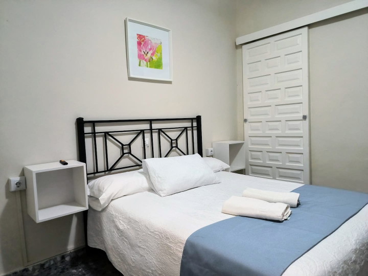 P. Montilla - Matrimonial Básica Baño Privado (Nr) - Sevilla