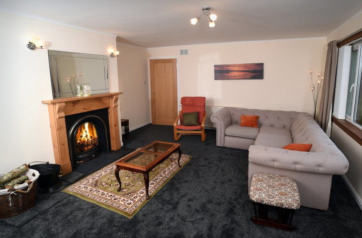 Spacious Bungalow. Sleeps 4. 2 Bedrooms - Skye